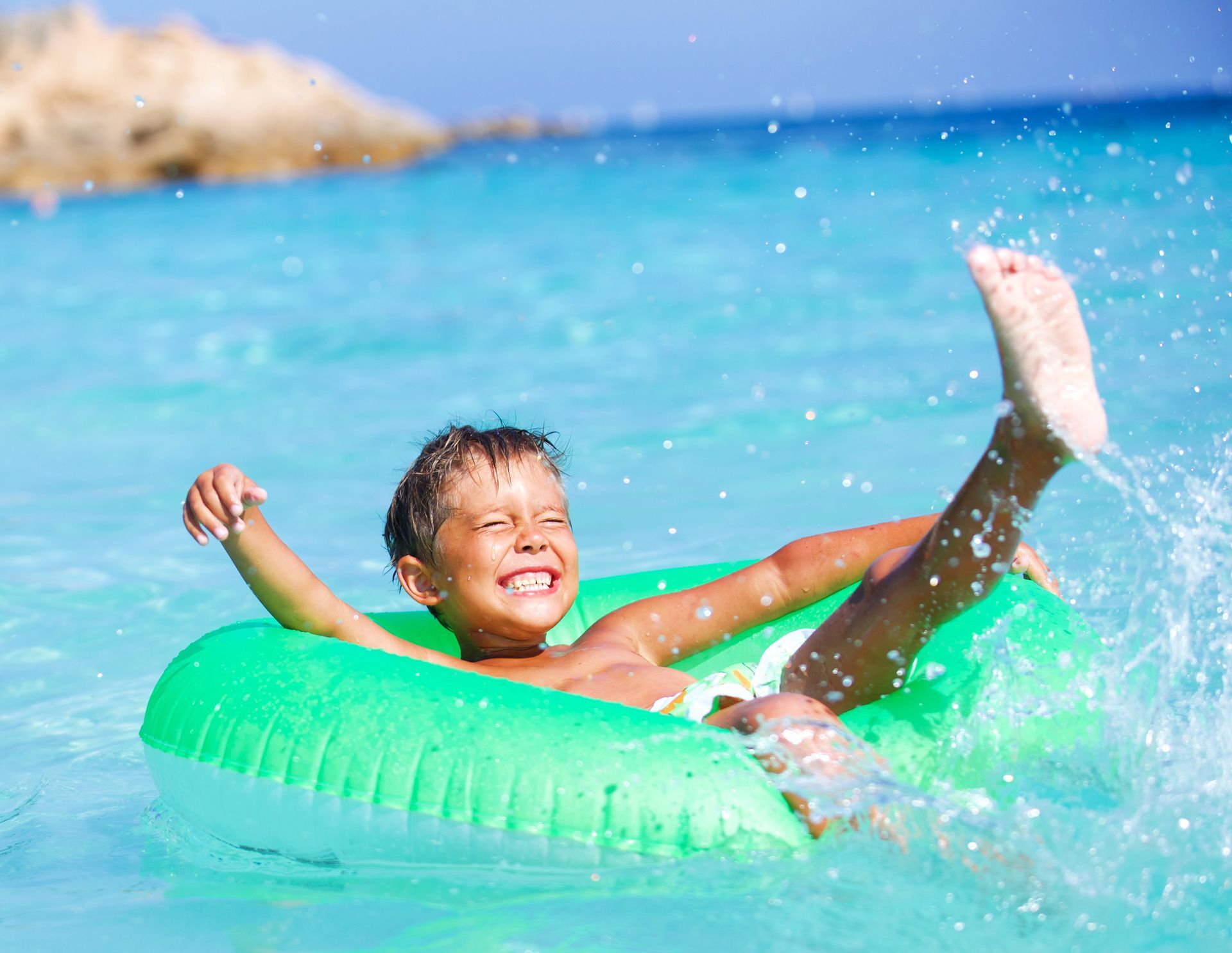 Swim Parties & Family Open Swim | SafeSplash Kansas City (Zona Rosa)